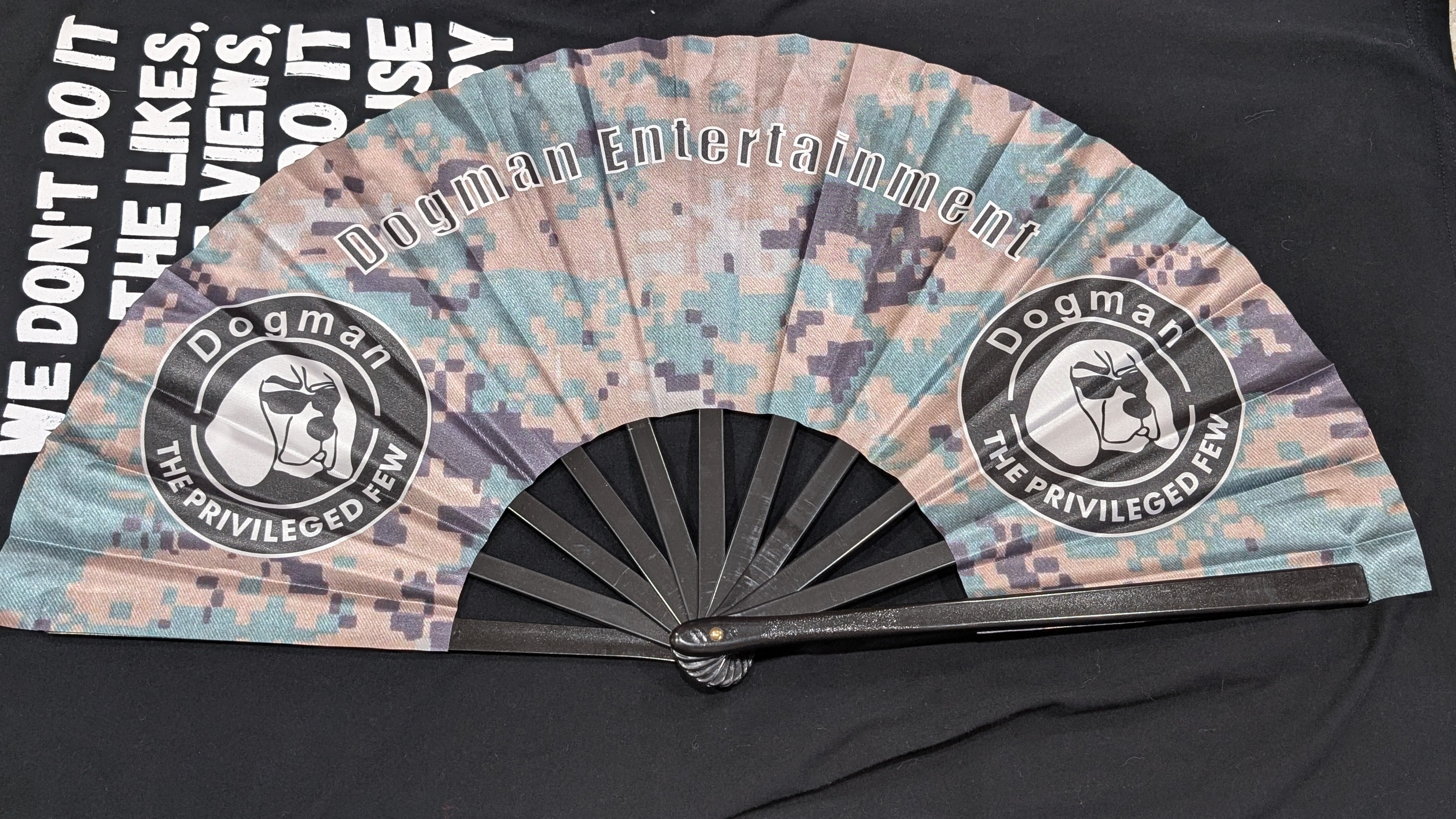 Clack Fan - Large Folding Fan with case – DMO Apparel